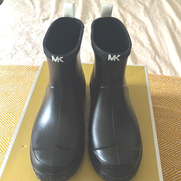 MICHAEL Michael Kors | Shoes | Mk Rain Comes With Box | Poshmark